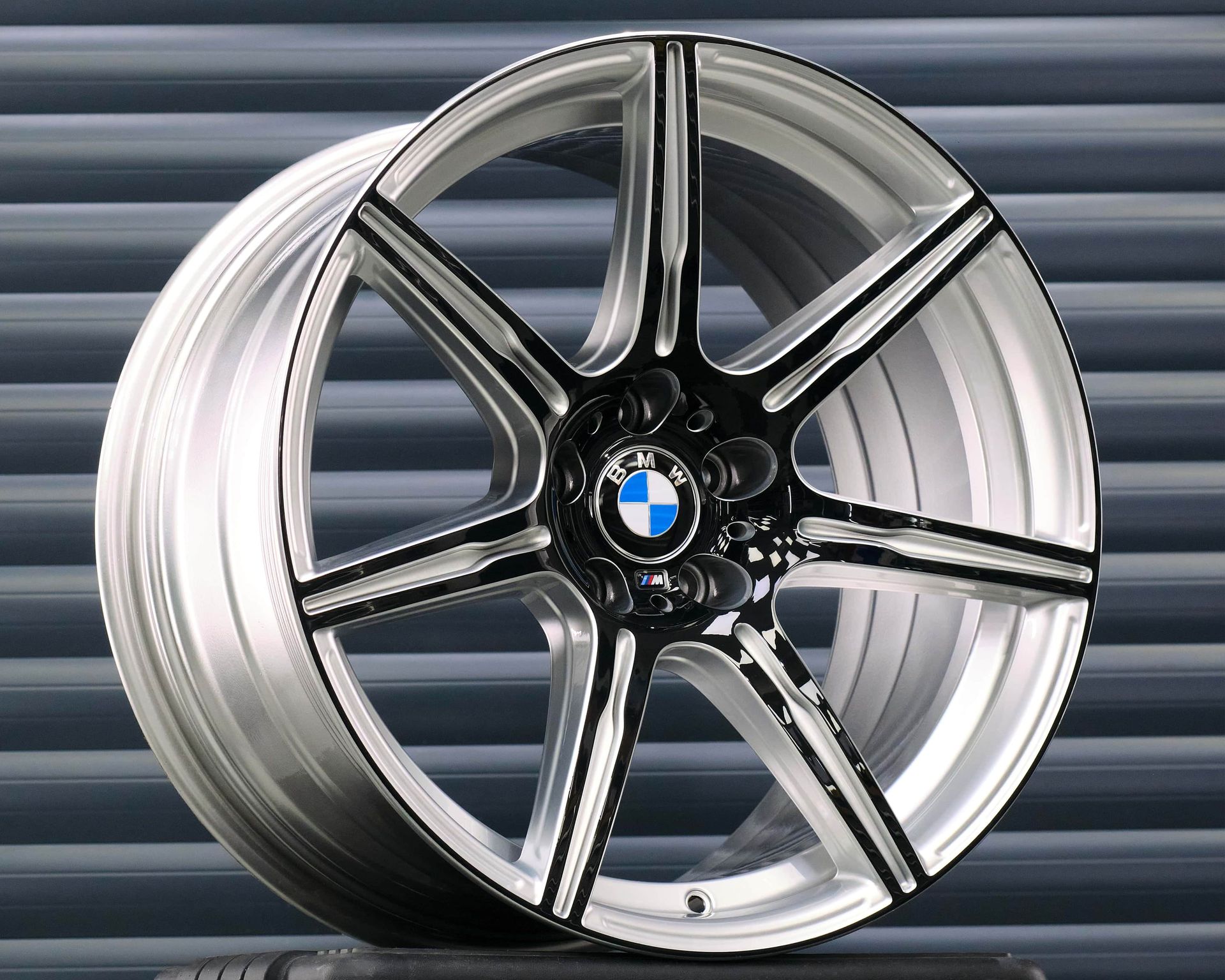 Custom Finish Bespoke Alloy Wheels Refurbishment | First Aid Wheels